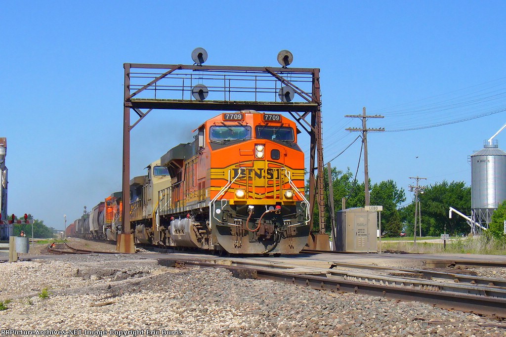 BNSF 7709 east